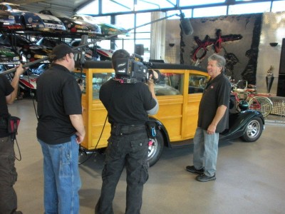 12th ANNUAL JFR HOLIDAY CAR SHOW-Tons-o-toys! | MyRideisMe.com